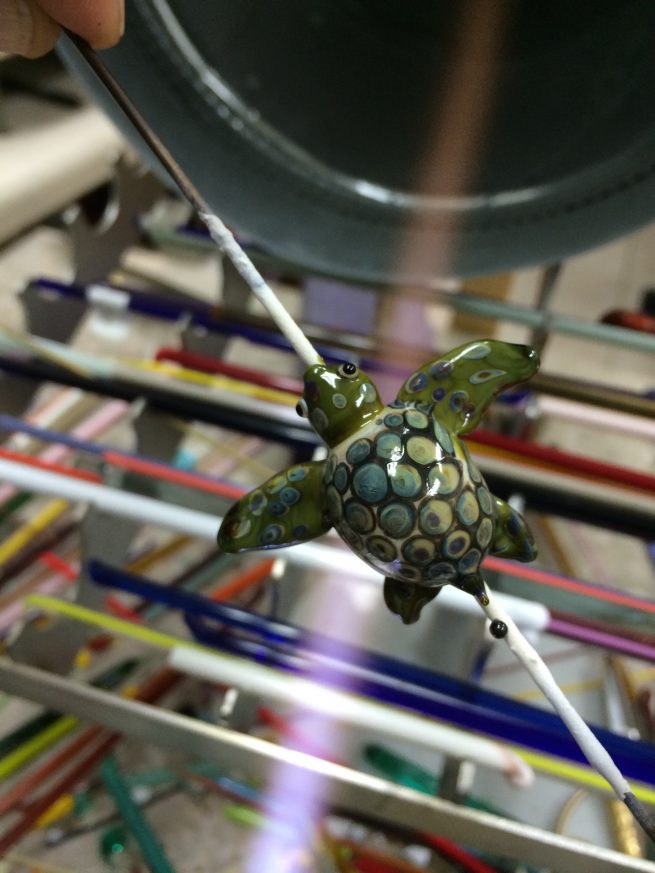 A day at the torch – Sea Turtle – The LH Bead Gallery